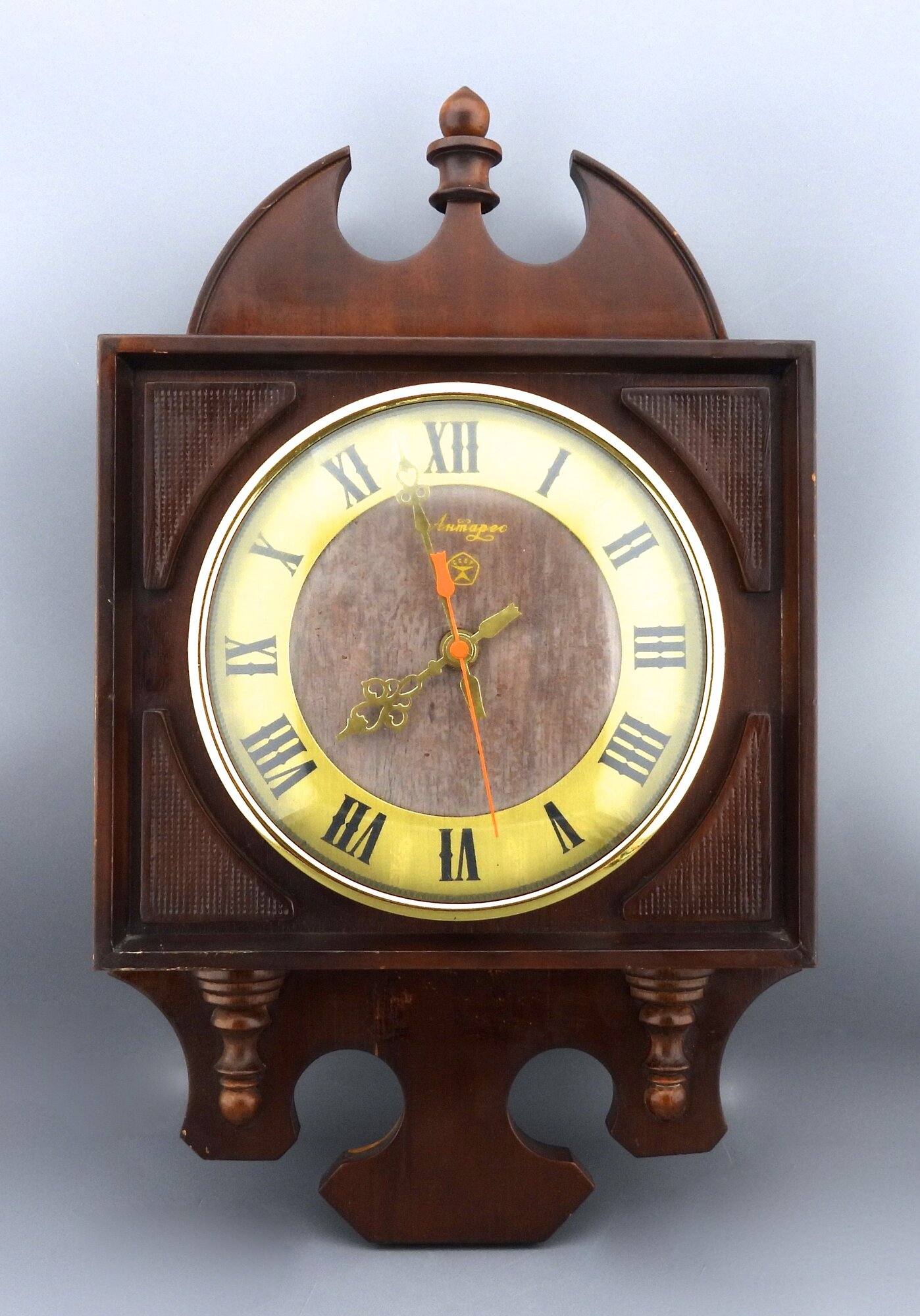 Часы "Антарес" (Маяк) настенные кварц СССР 1970-е гг в деревянном корпусе Знак качества