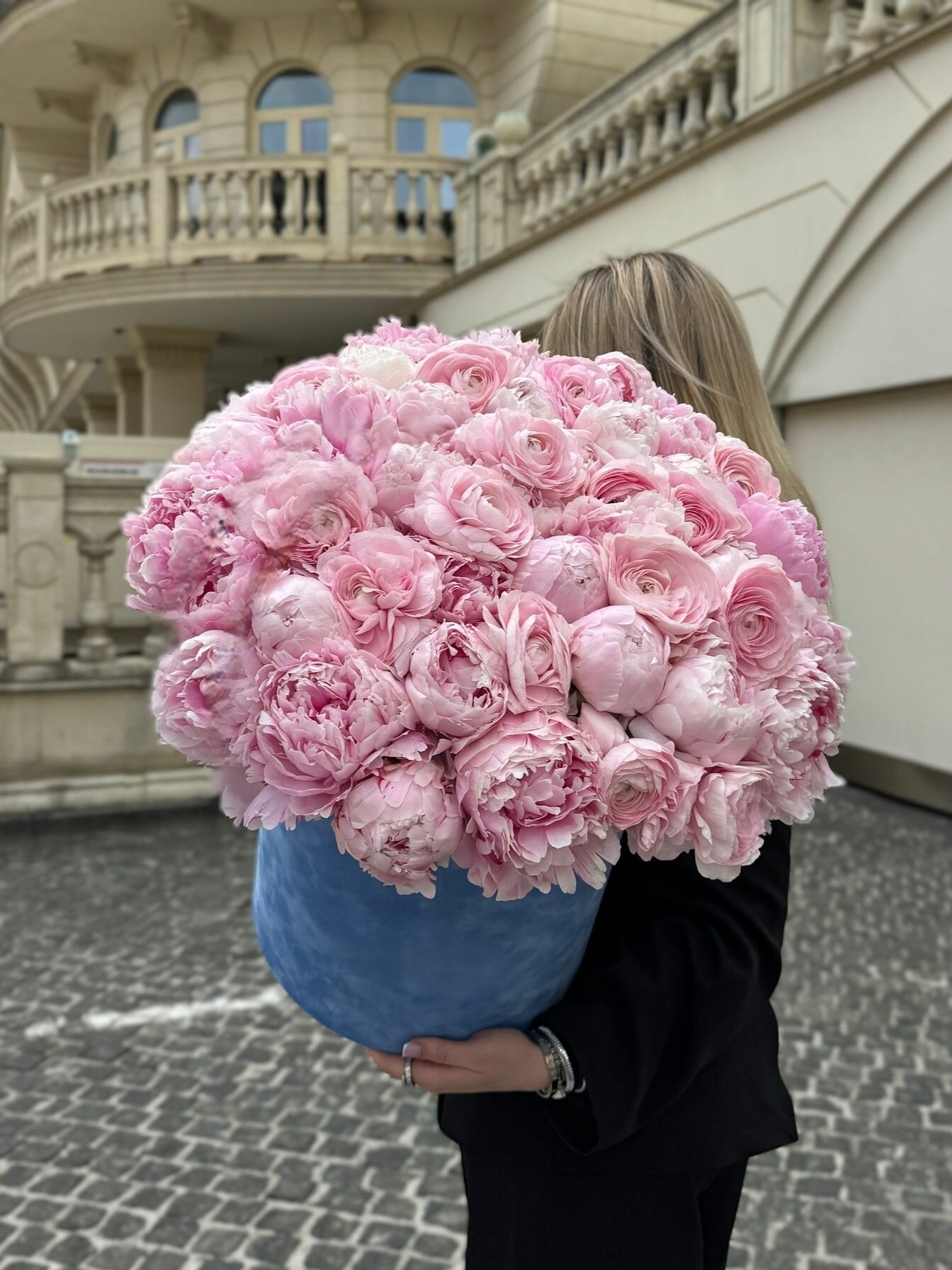 Композиция в коробке «Коробка цветов», 71 цветок, 40 см х 40 см, цвет: розовый