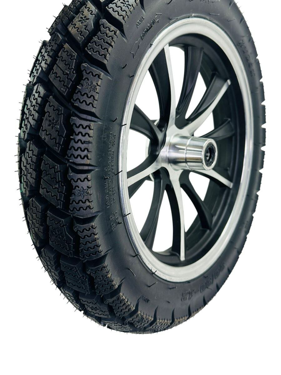 Переднее колесо электроскутера U2 / U2 PRO / U5 в сборе с зимней резиной 12 мото размер (16 вело размер)