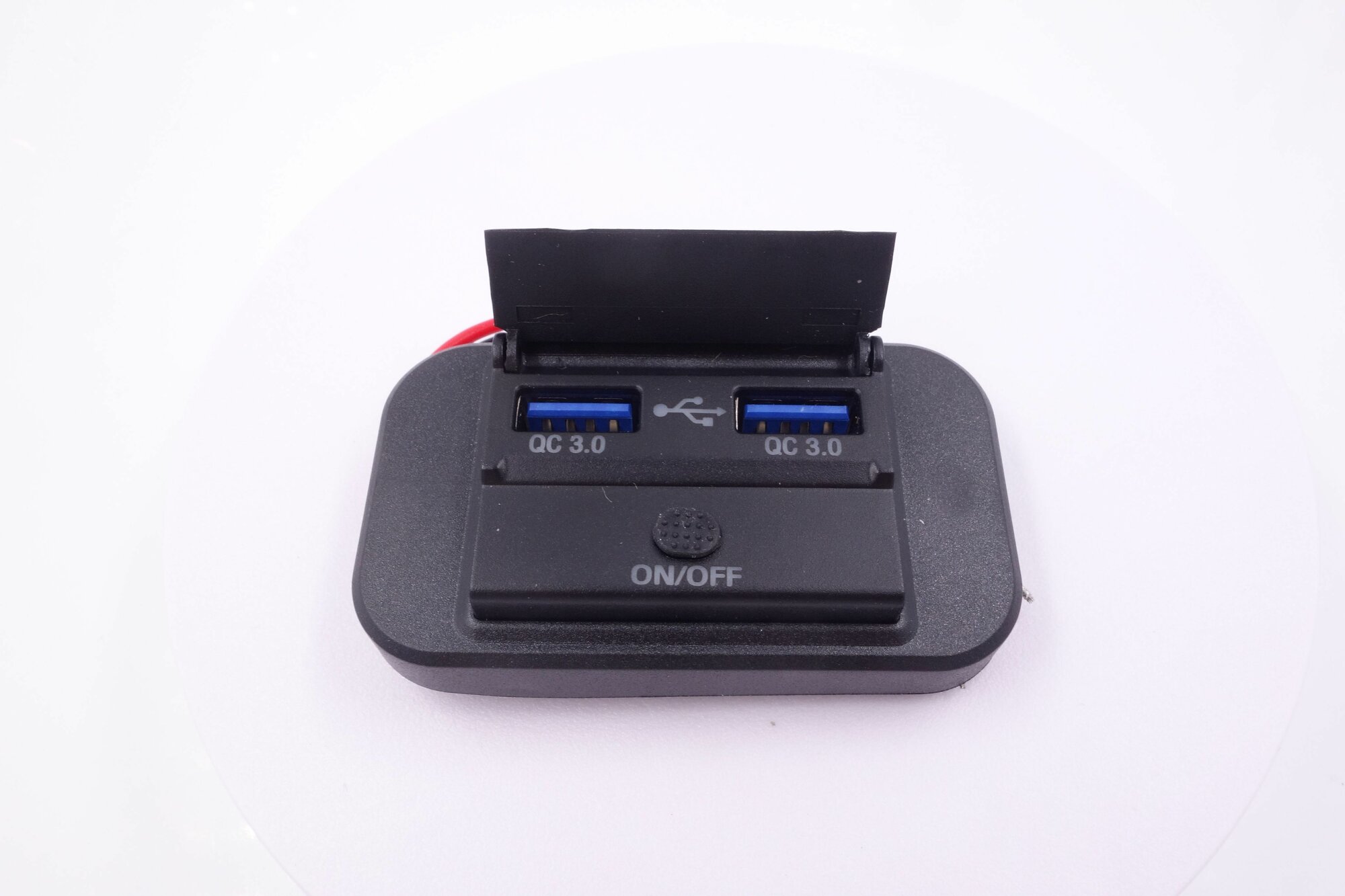 Накладная USB-розетка 2 USB QC3.0 с кнопкой и синей подсветкой для авто 12/24В, защита крышкой, 5В 3А, винты/скотч