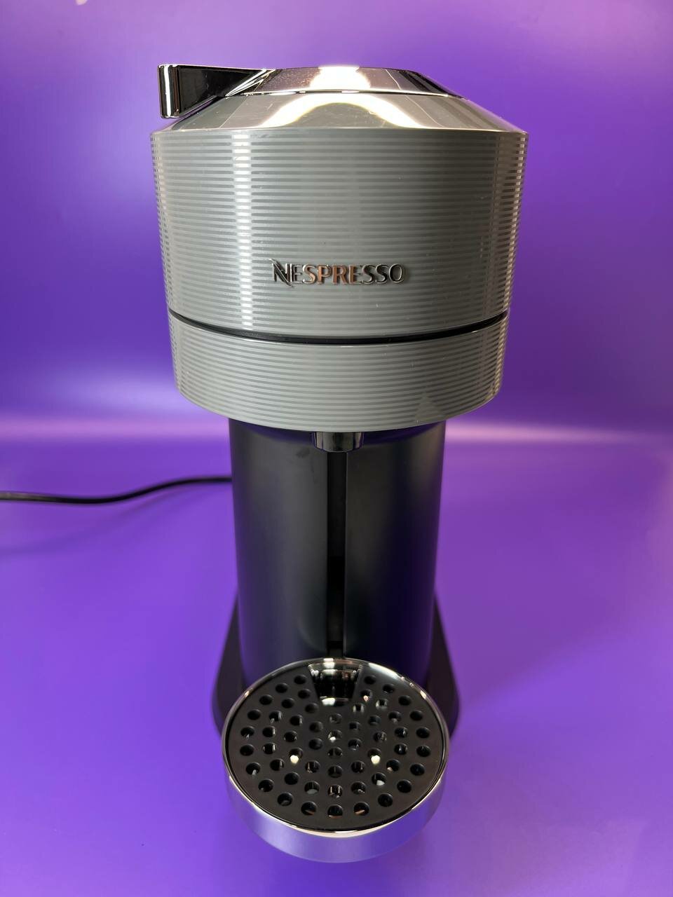 Кофеварка капсульная Nespresso Vertuo Next GDV1