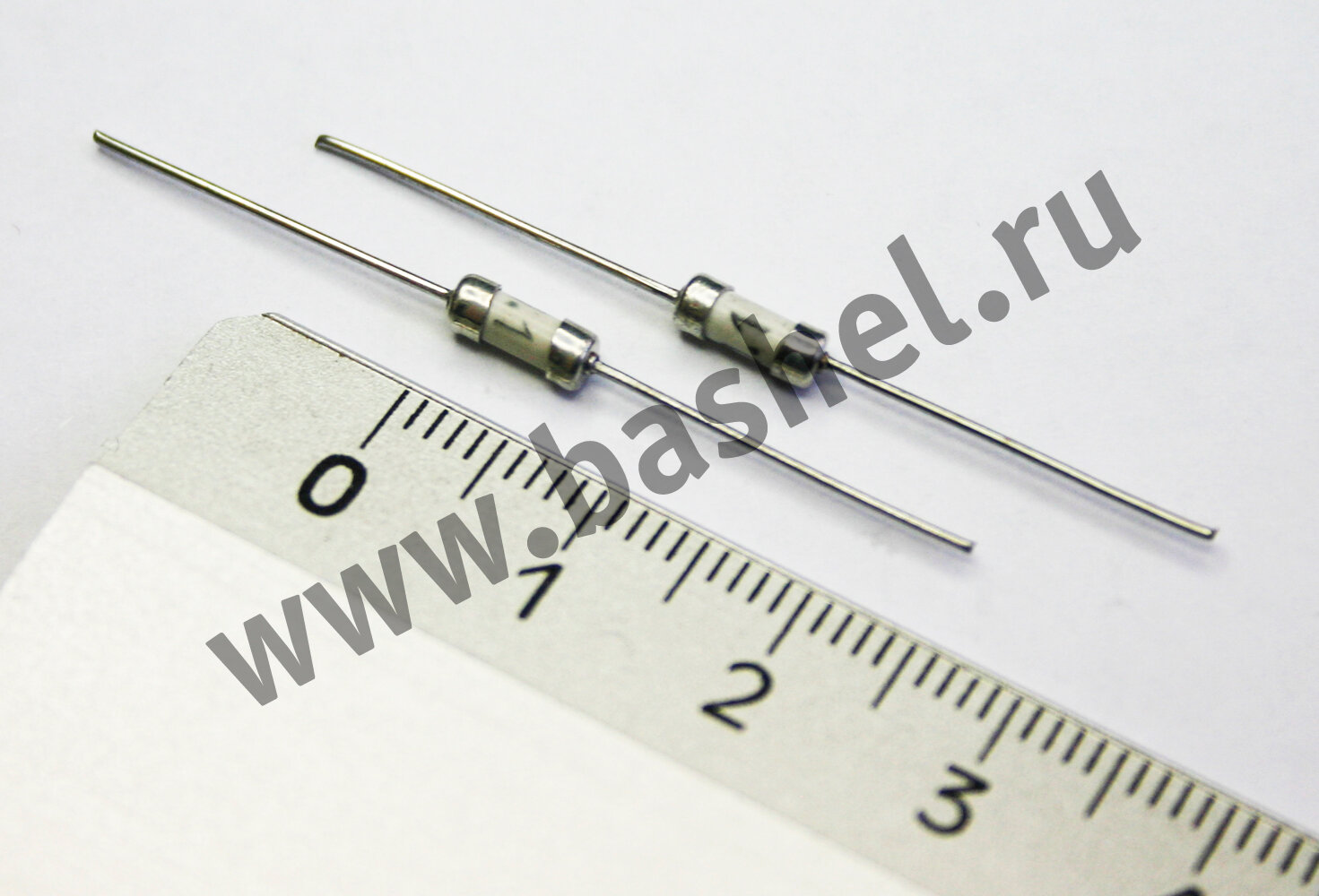 ВП4 3,15А (3*8 мм, выв.18мм), Предохранитель