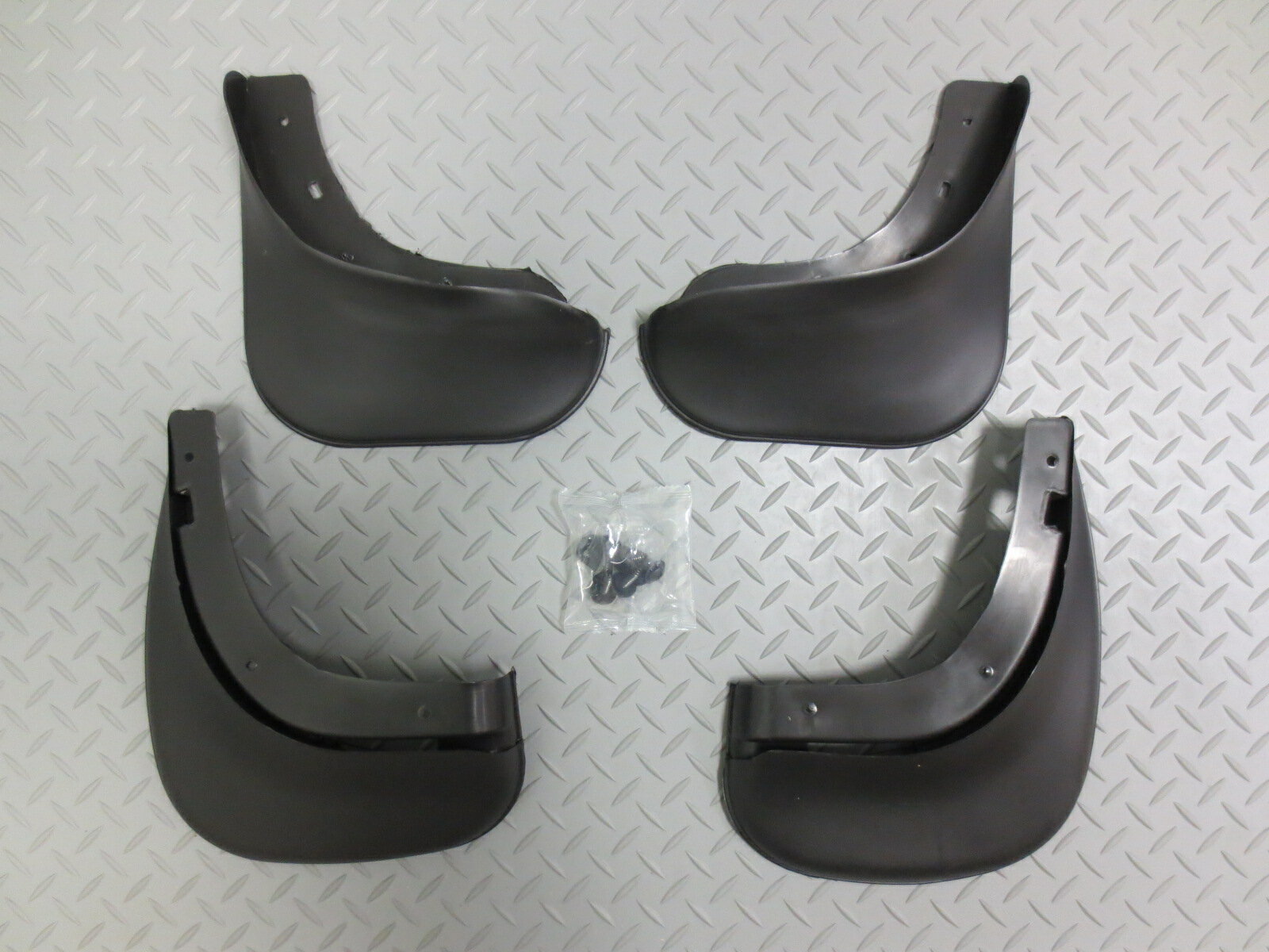 Брызговики Volkswagen Caddy 2004-2015