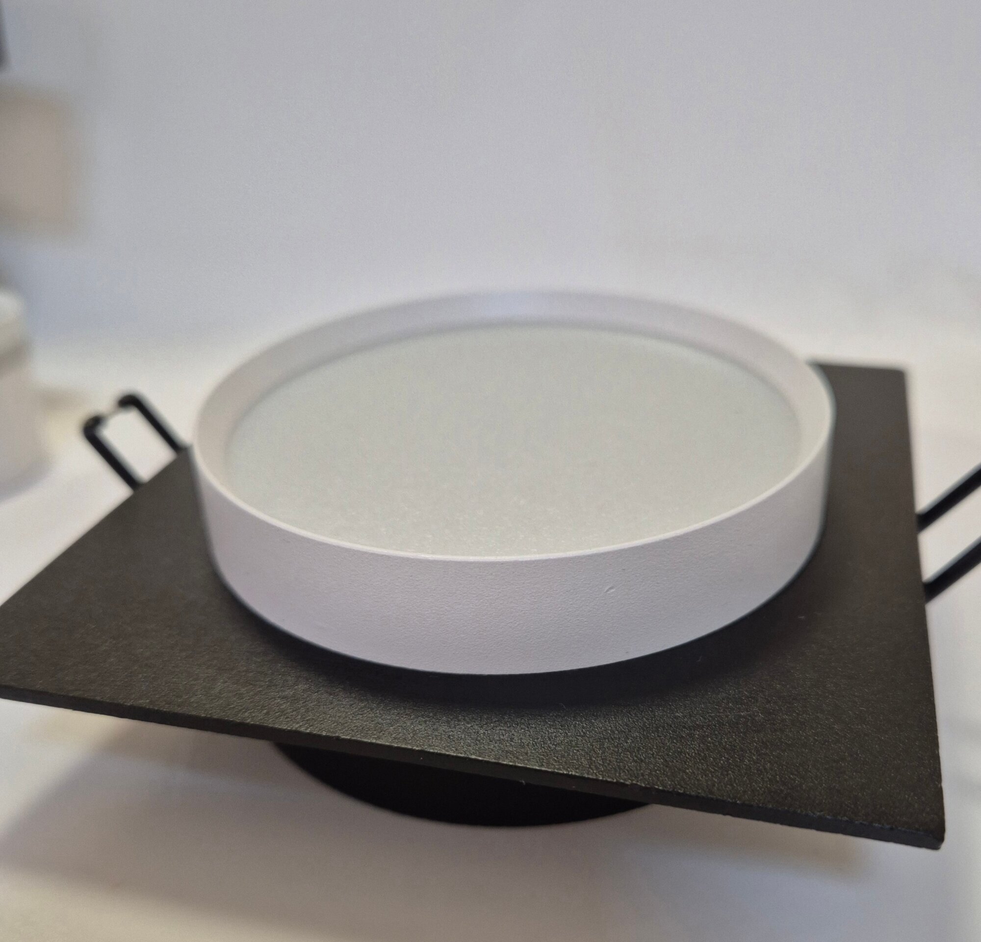 Светильник потолочный встраиваемый, 15W 230V GX53, черный + белый, квадрат, без лампы, DL506