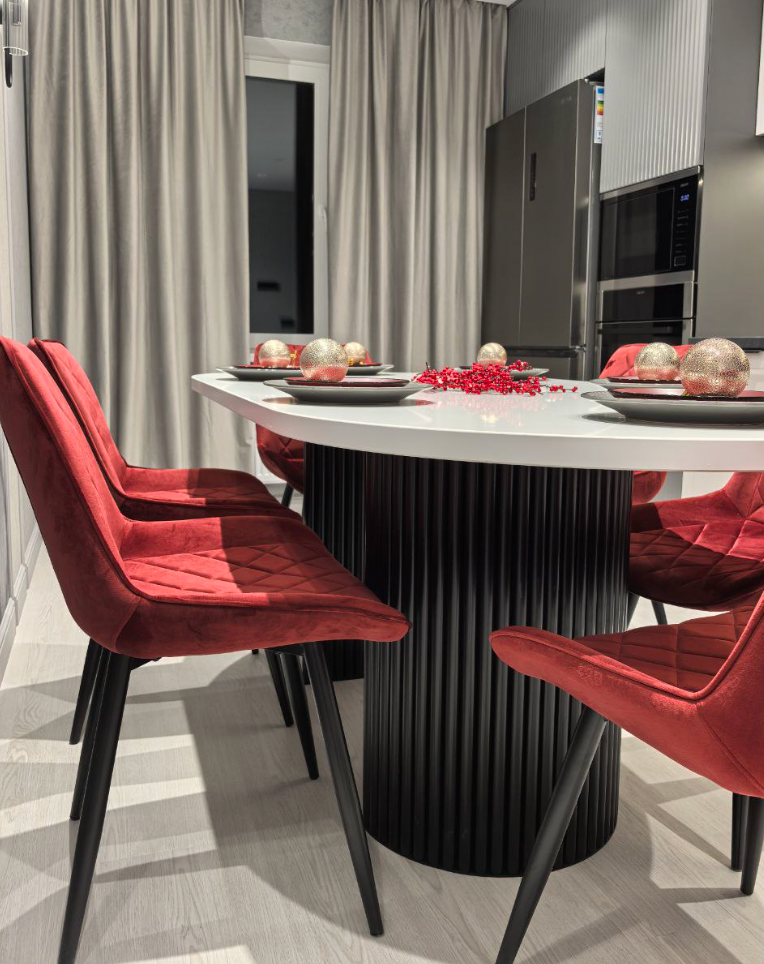 Стол обеденный BigRooM для большой кухни 2000х950мм, овал с полукруглым подстольем из металла и белой столешницей