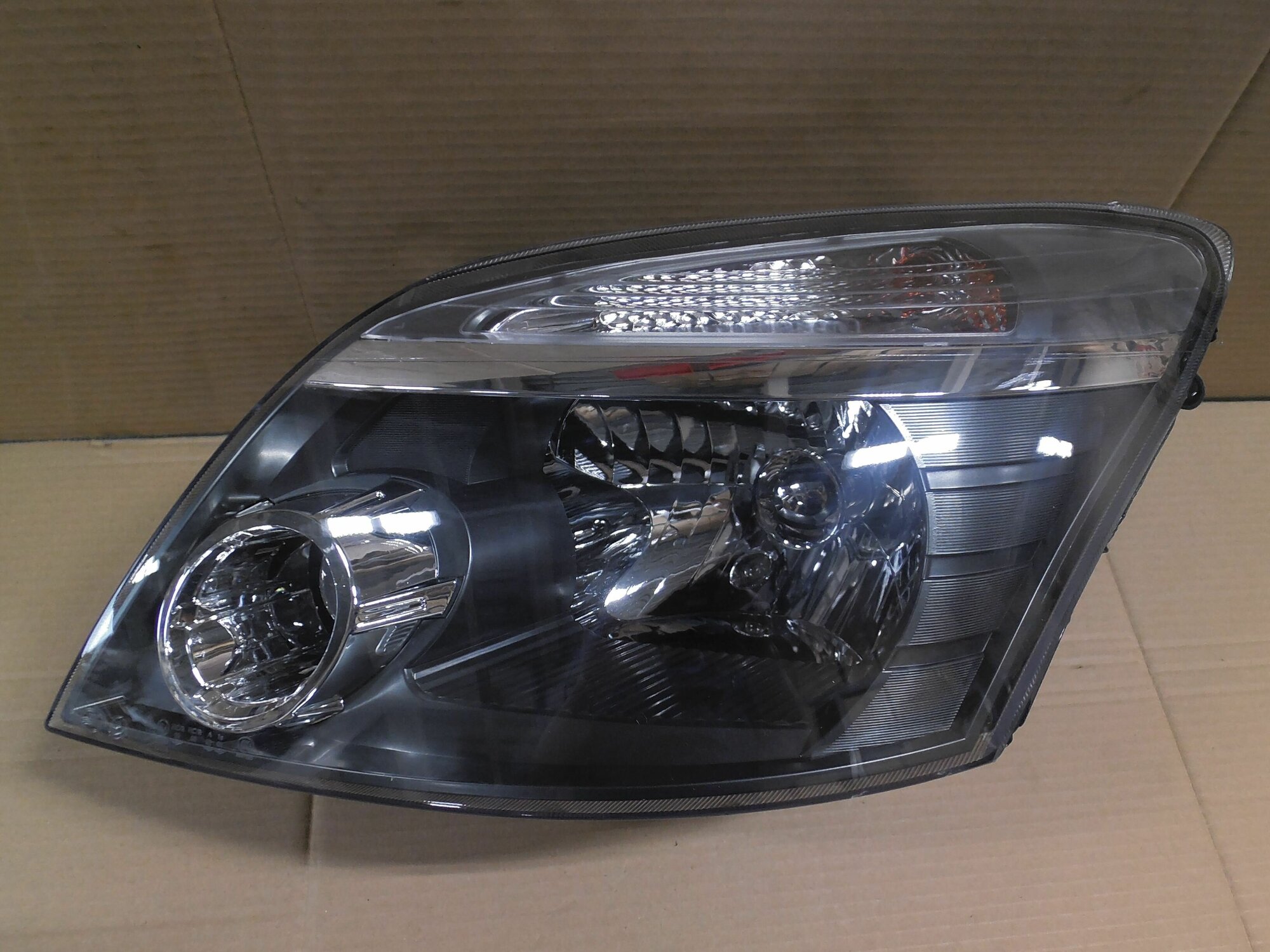 Фара головного света левая Hover H3 (4121100-K24-A1)