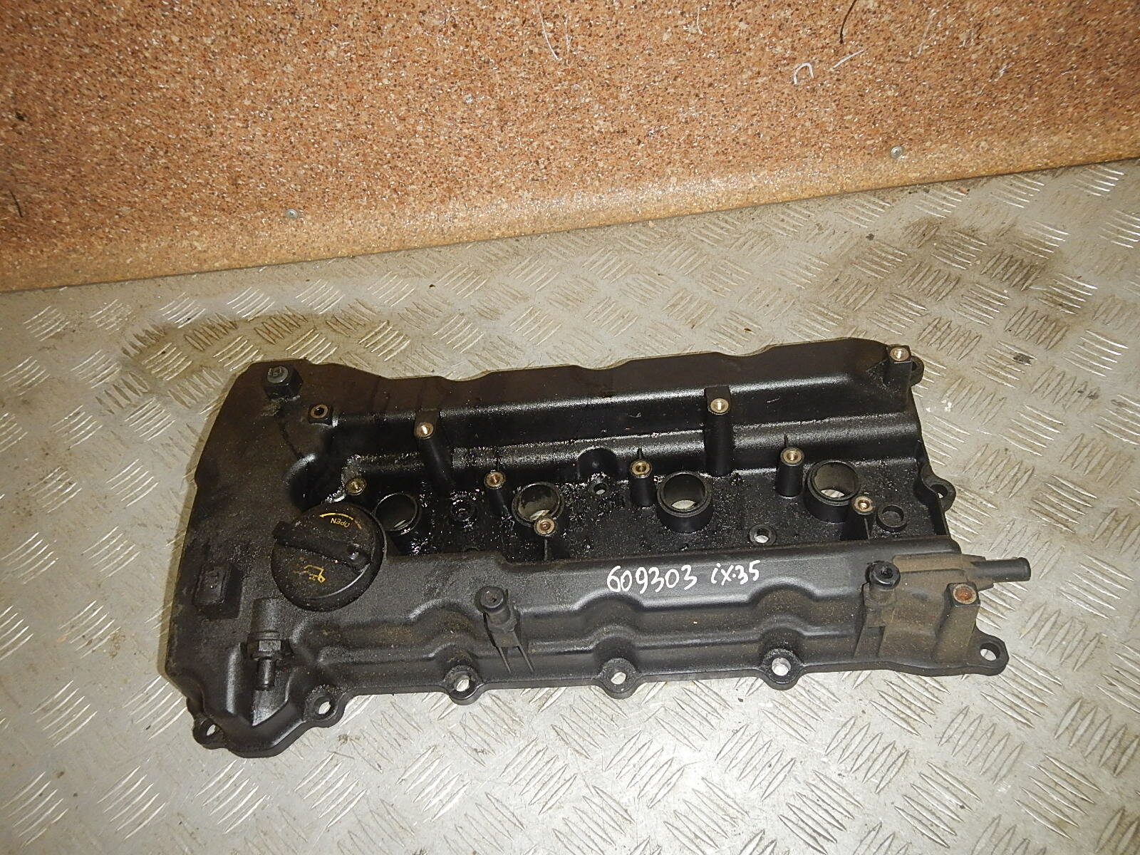 Б/У Крышка головки блока (клапанная), Hyundai (Хендэ)-IX35 (10-15) HYUNDAI IX35 (10-15) 2,0л, G4KD Без видимых повреждени...