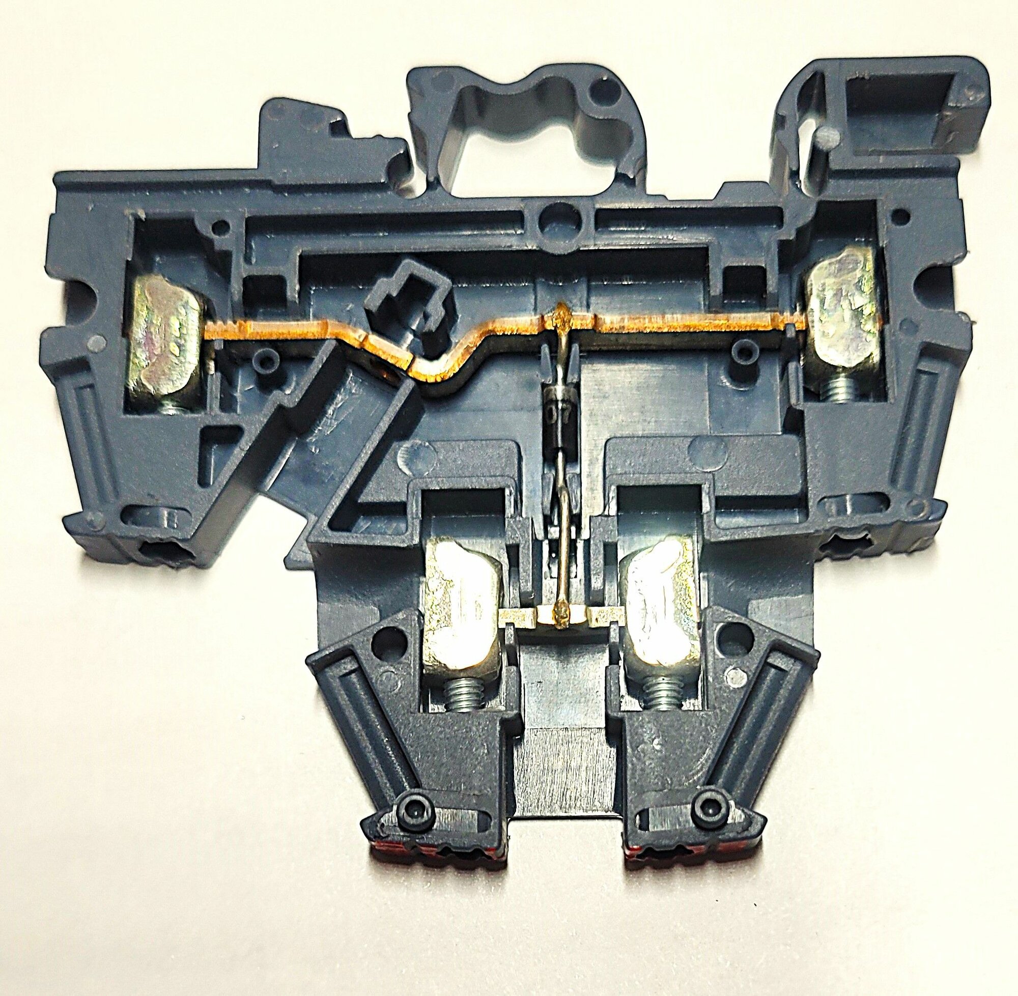 Клеммный блок с диодом , 2 подключения, 2 уровня, LEGRAND 39080