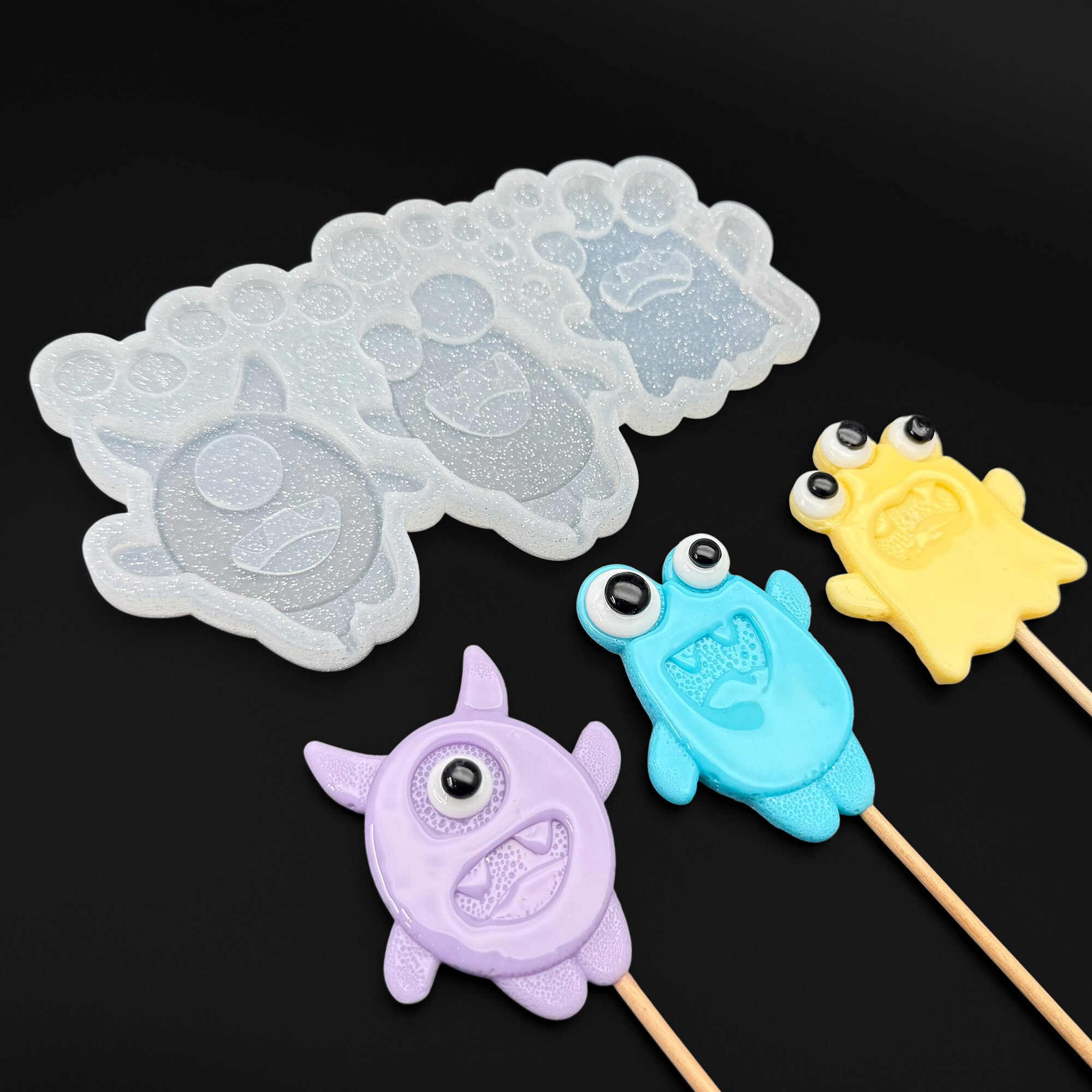 Силиконовая форма молд для леденцов и шоколада Монстрики