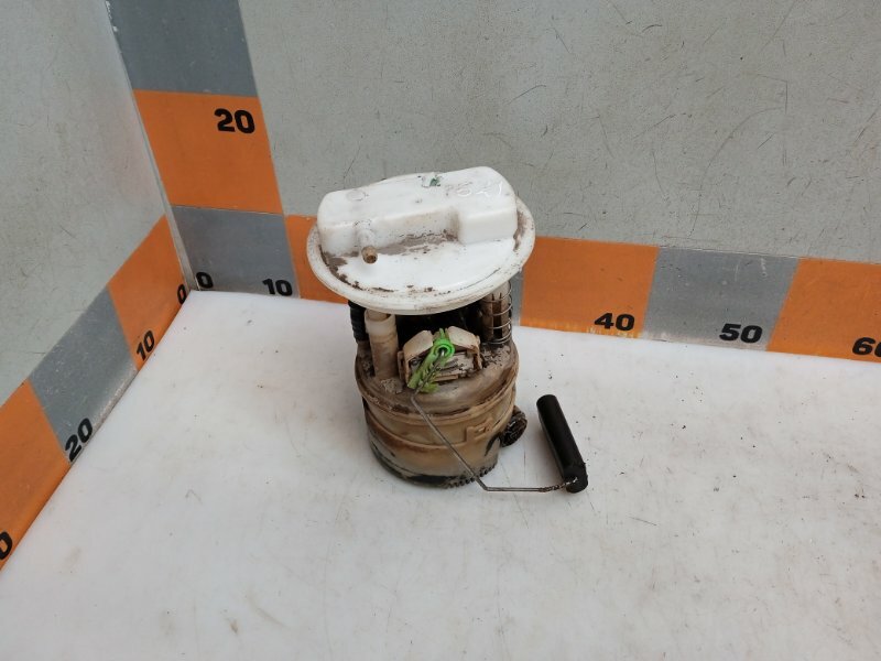 Б/У Топливная станция Рено Логан 2 бензонасос, Рено Логан 2 Насос топливный Renault Logan 2018 2, L8 340083 RENAULT арт. 17...