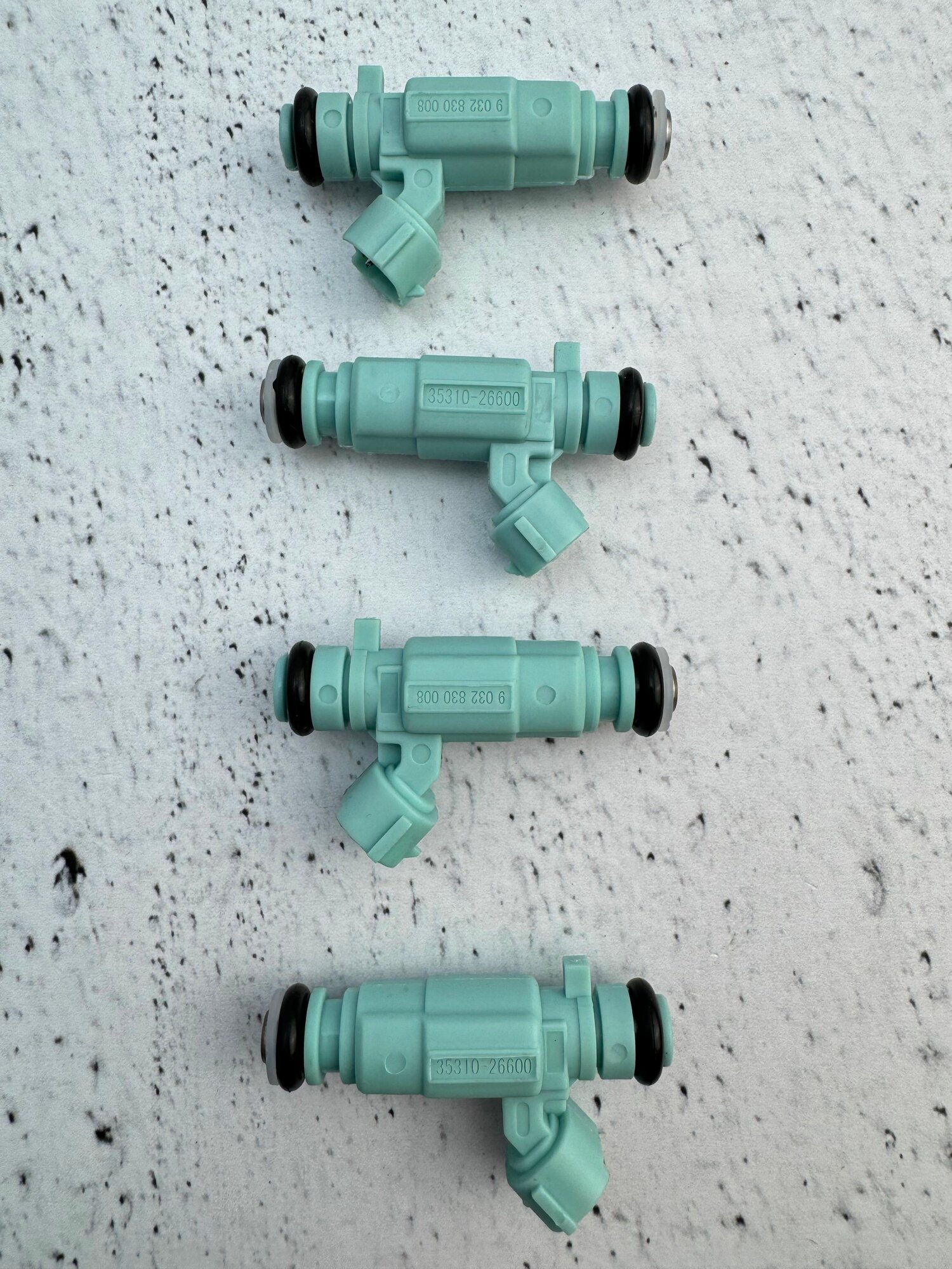 Форсунки топливные 35310-26600 4 штуки.