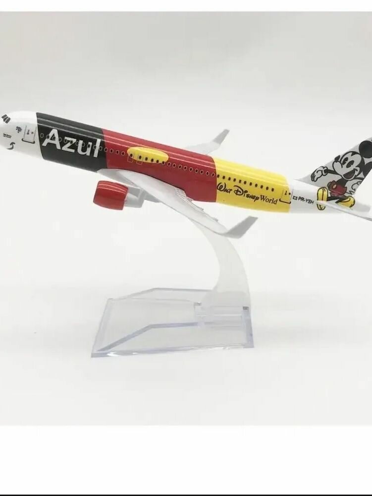 Металлическая модель самолета A320 Azul