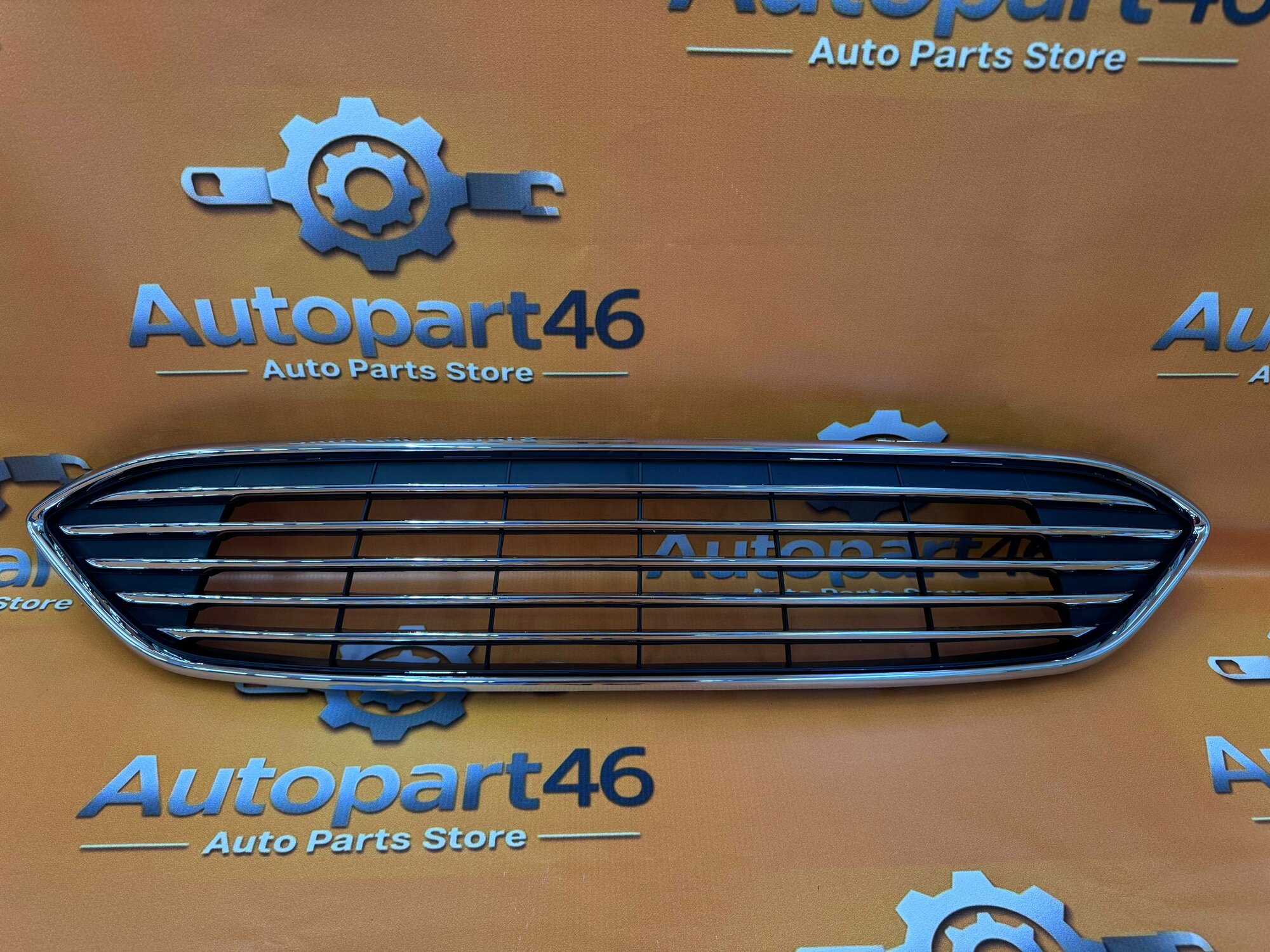 Решетка радиатора с хромом Форд Фокус 3 Ford Focus 2 с 2015 по 2019 год