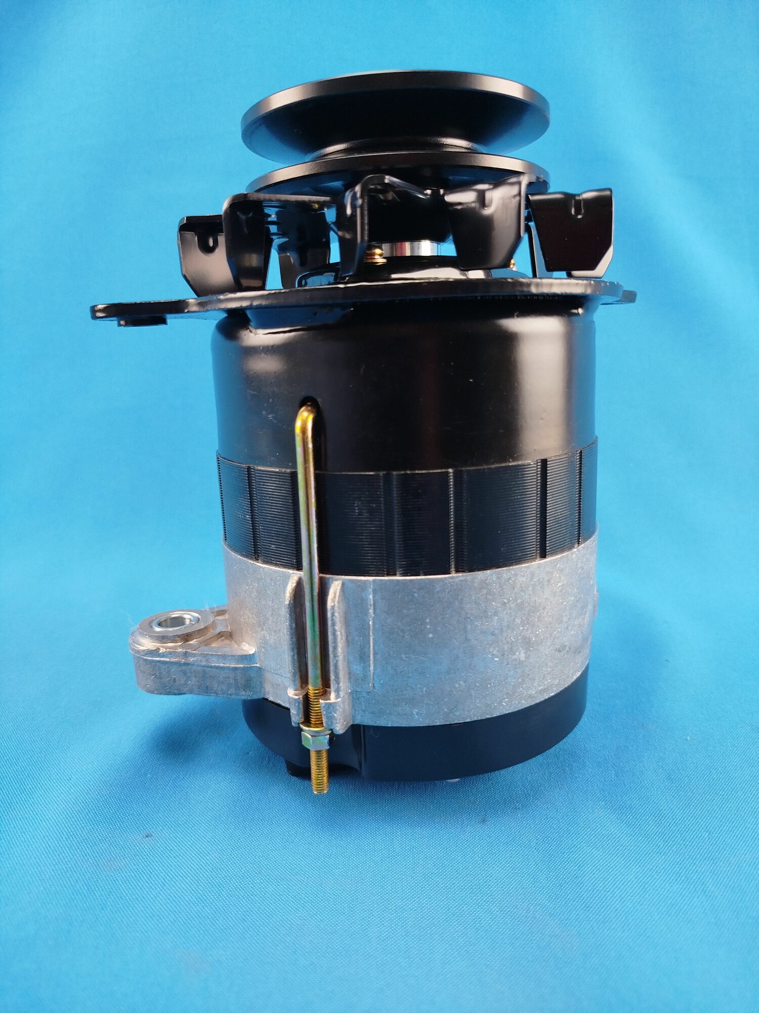 Генератор "прамо" для а/м МТЗ-80 (14В, 72А)