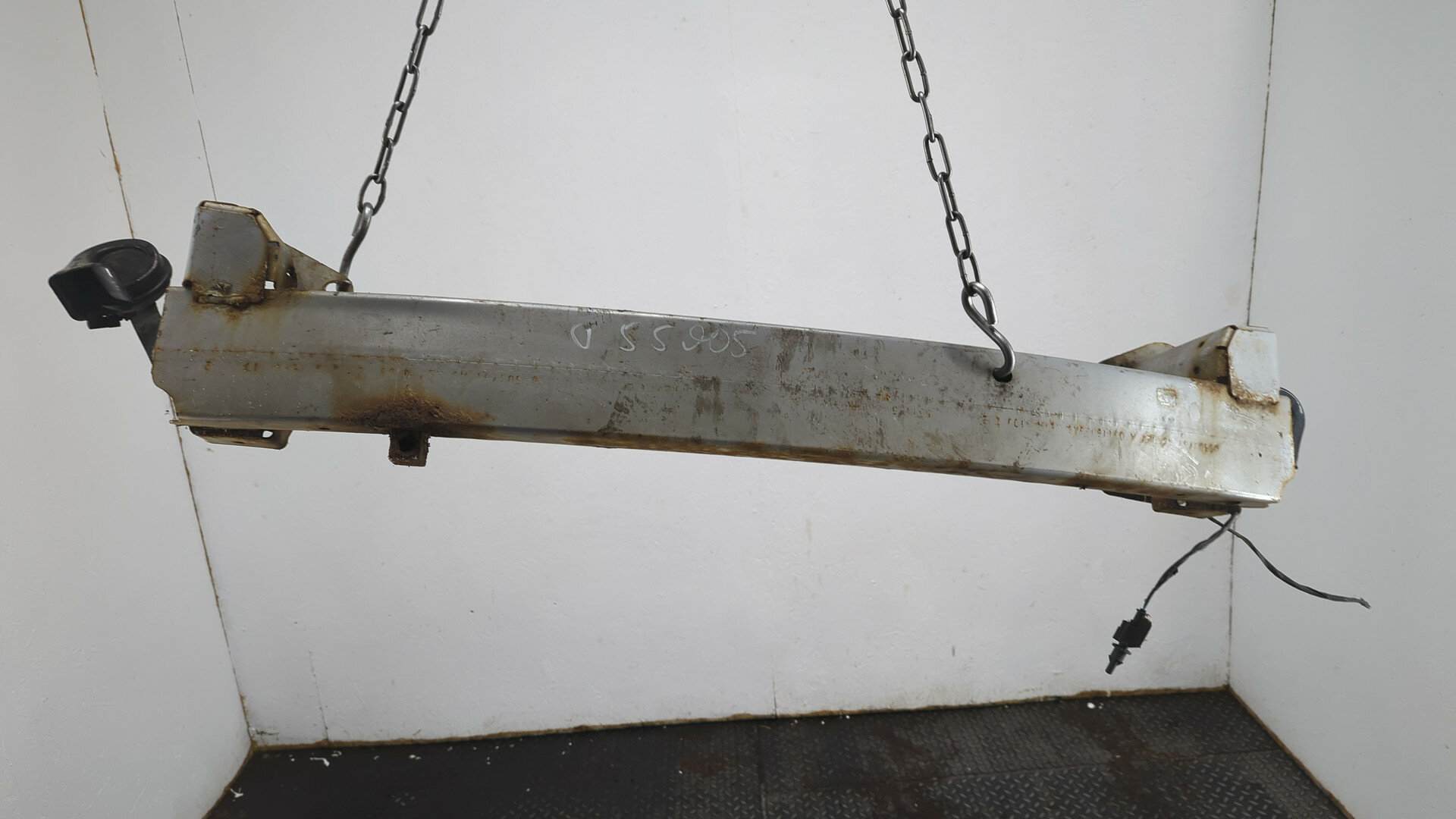 Усилитель бампера передний Jeep Compass Б/У