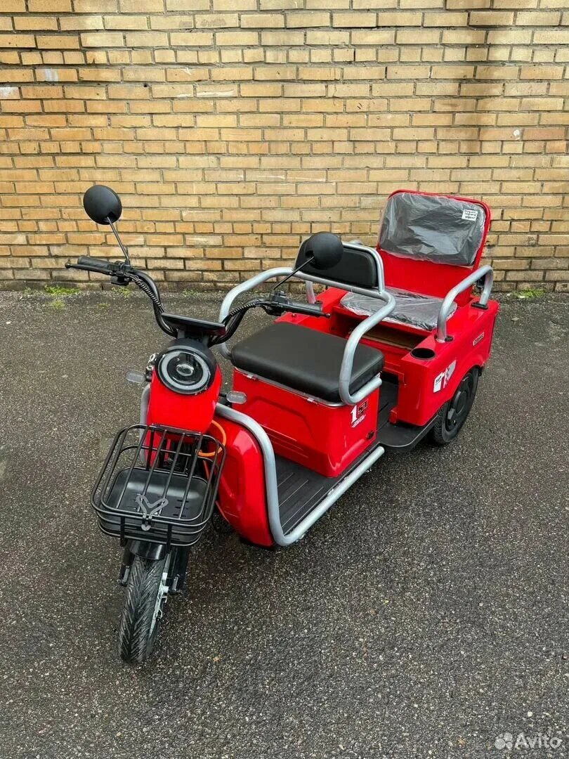 Трехколесный электроскутер грузопассажирский (трицикл) 3-ех местный Lenok (1200w Li-ion 48v 25Ah) красный