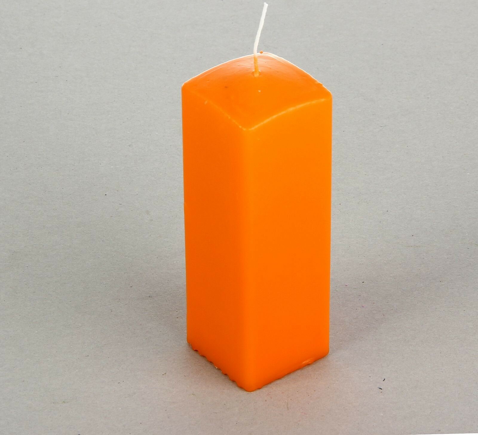 !09 Свеча цветная парафиновая "Квадрат" 8x8x20 cм цвет оранжевый