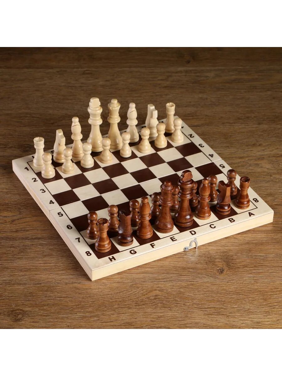 Шахматные фигуры, дерево, высота короля 8 см