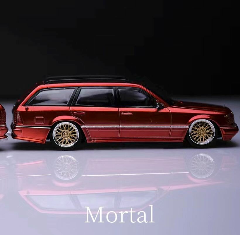Коллекционная машинка Mortal 1:64 Mercedes-Benz AMG S124 Lowride Metallic Red with gold wheels