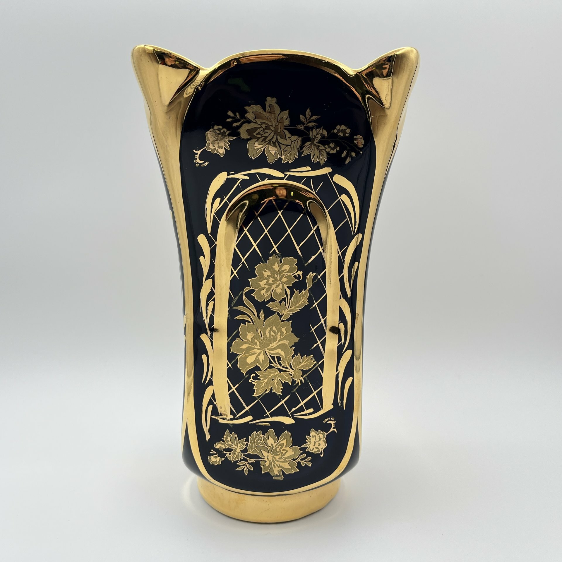 Ваза кобальтового цвета с золотистым флоральным декором, "Azim porselen", фарфор
