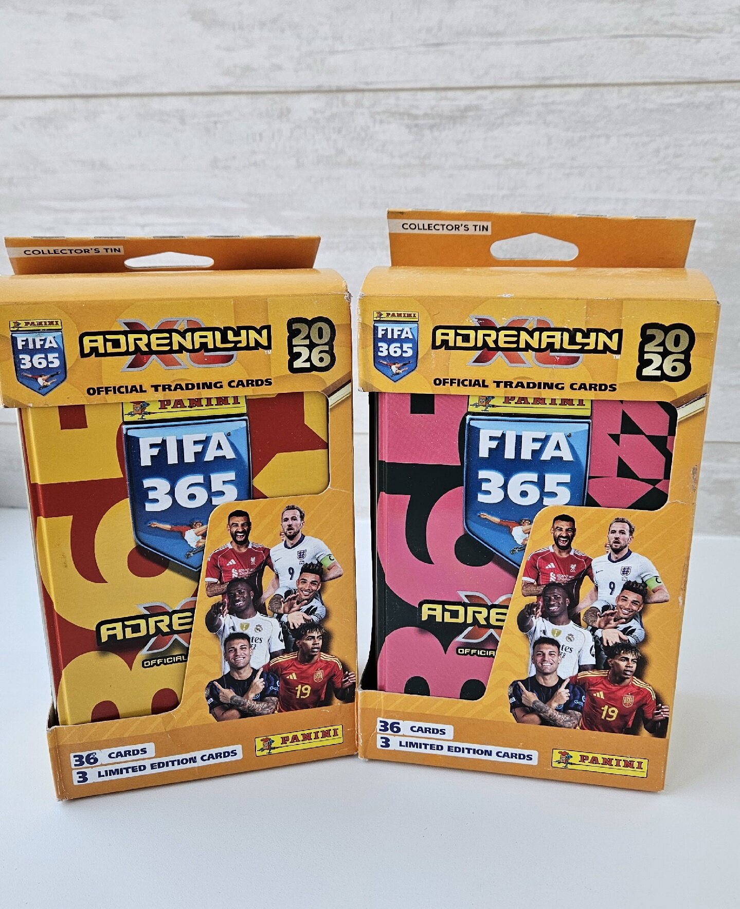Panini / Металлический бокс с футбольными карточками Panini FIFA 365 Adrenalyn XL 2026 / 36 карт + 3 лимитированных
