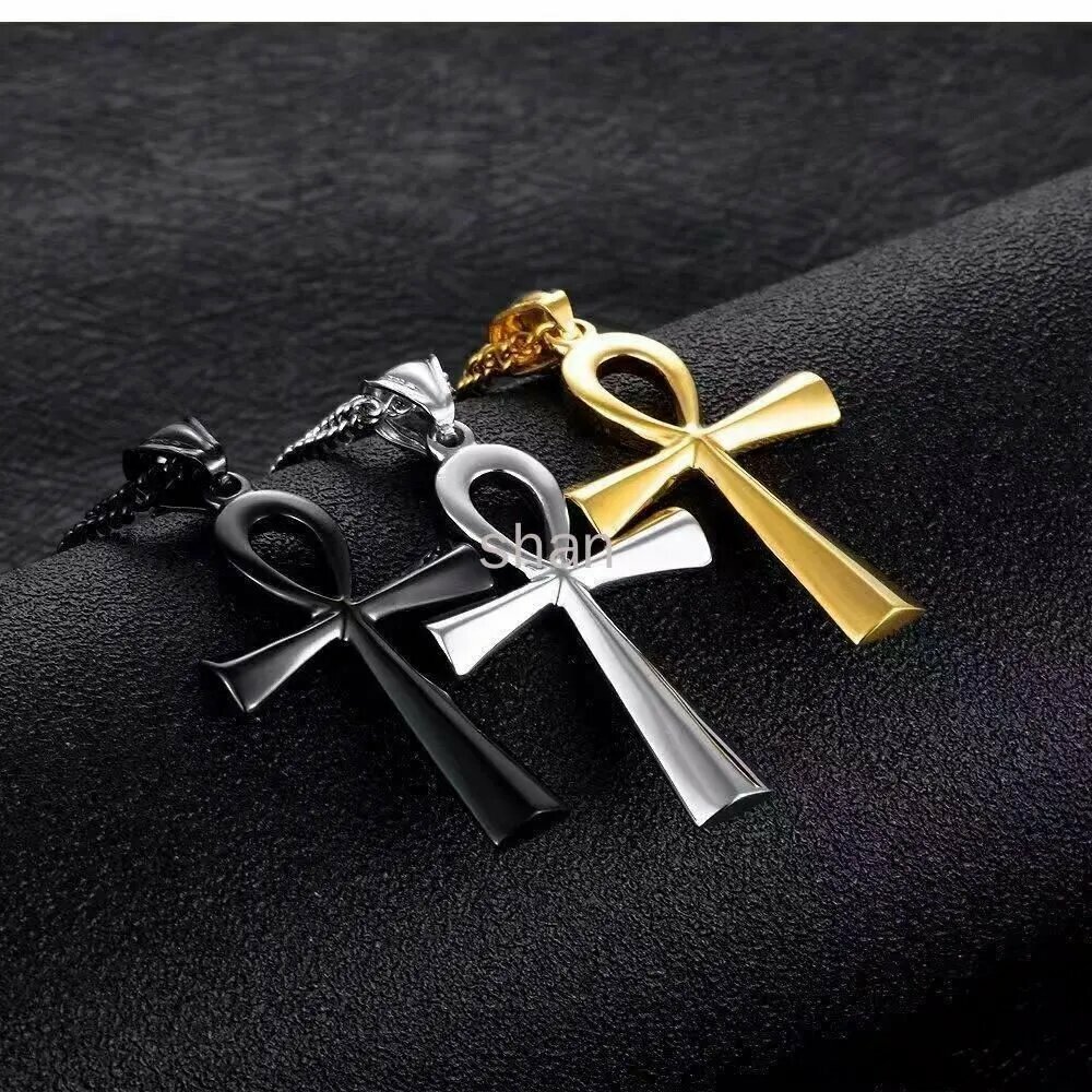 На цепочке магический амулет из стали