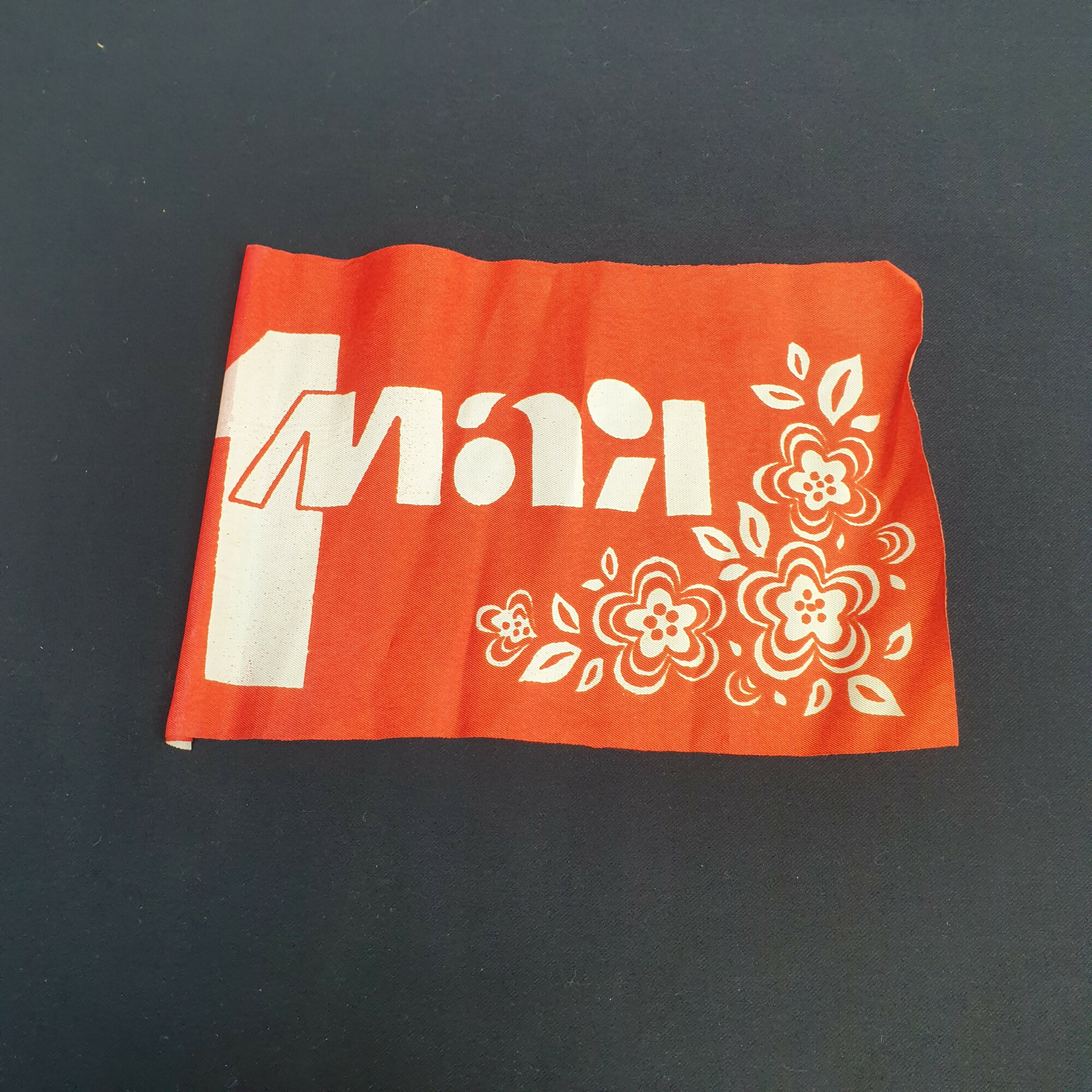 Флажок на палочке "1 мая", синтетика, отсут. трубочка. Винтаж СССР