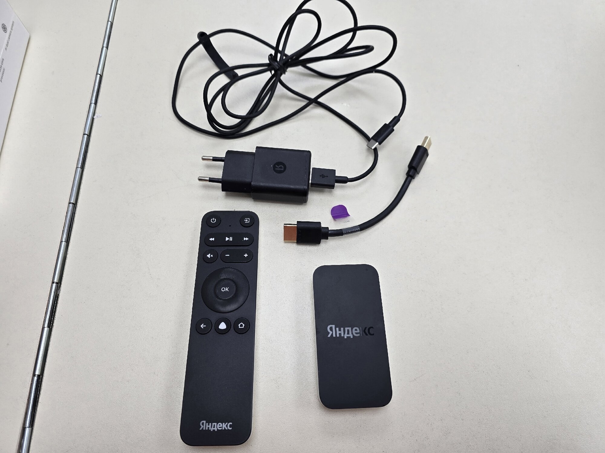 Приставка Smart-TV Яндекс, с Алисой, 4K, Wi-Fi 5G, HDMI, пульт ДУ, Б/У уценка