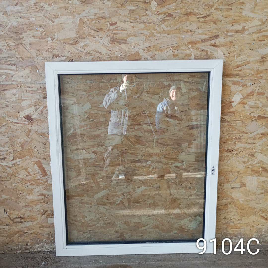 Рамы Пластиковые Б/У 1360(в) х 1150(ш) с стеклопакетом
