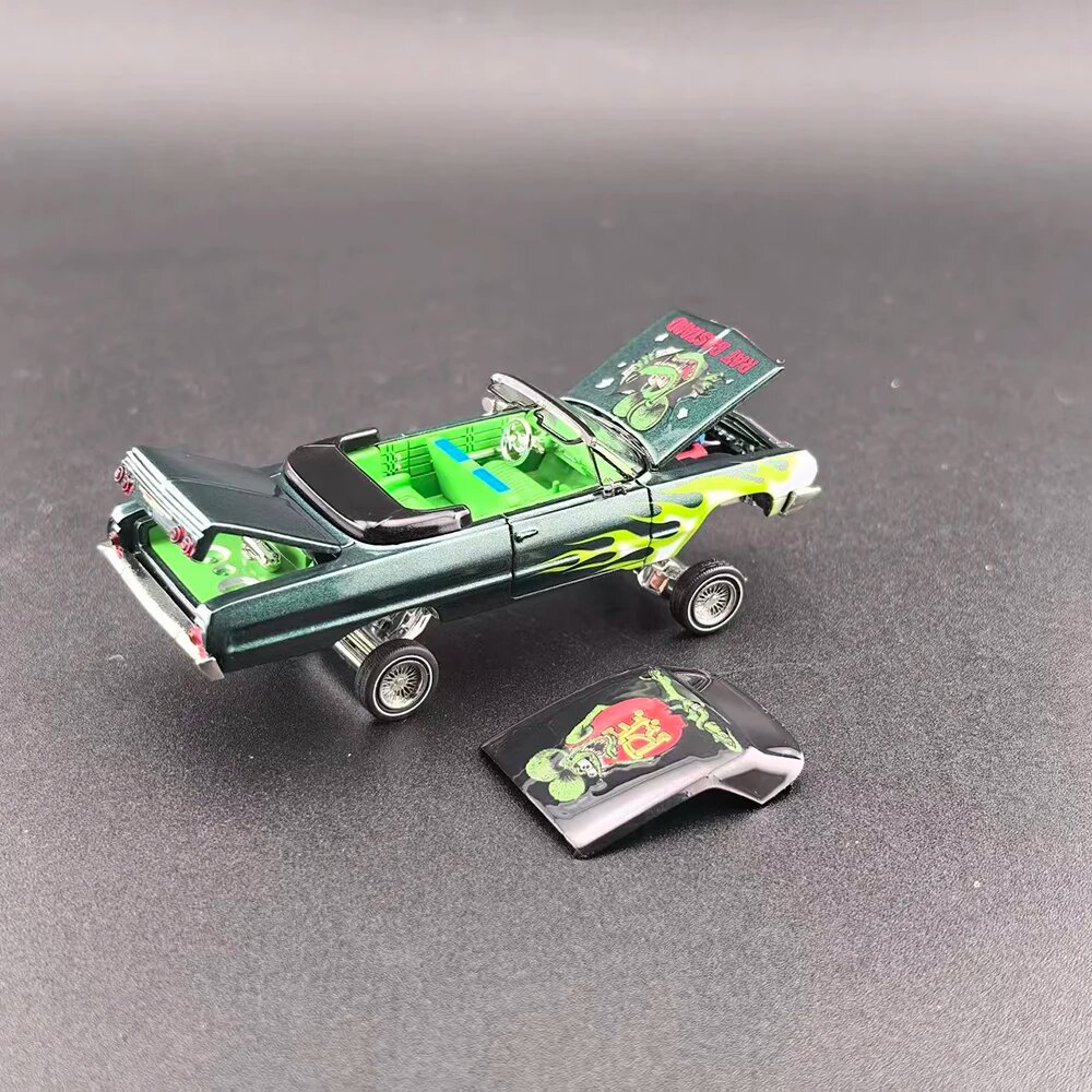 Модель автомобиля Impala West Coast Lowrider 1:64 FW