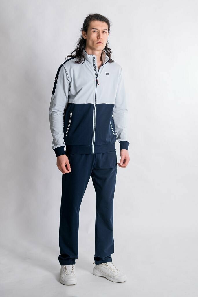 Костюм спортивный