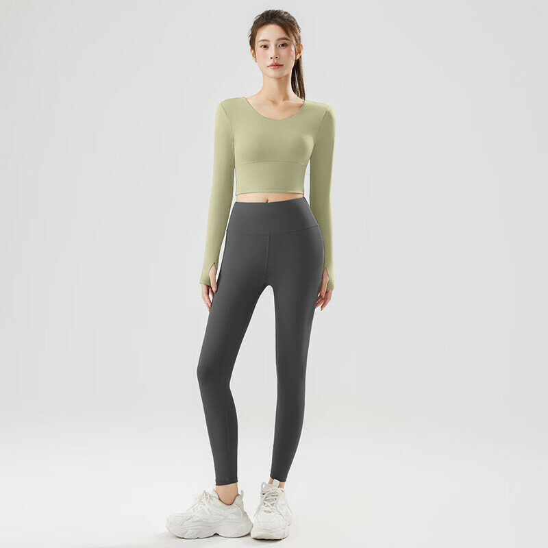 Костюм спортивный