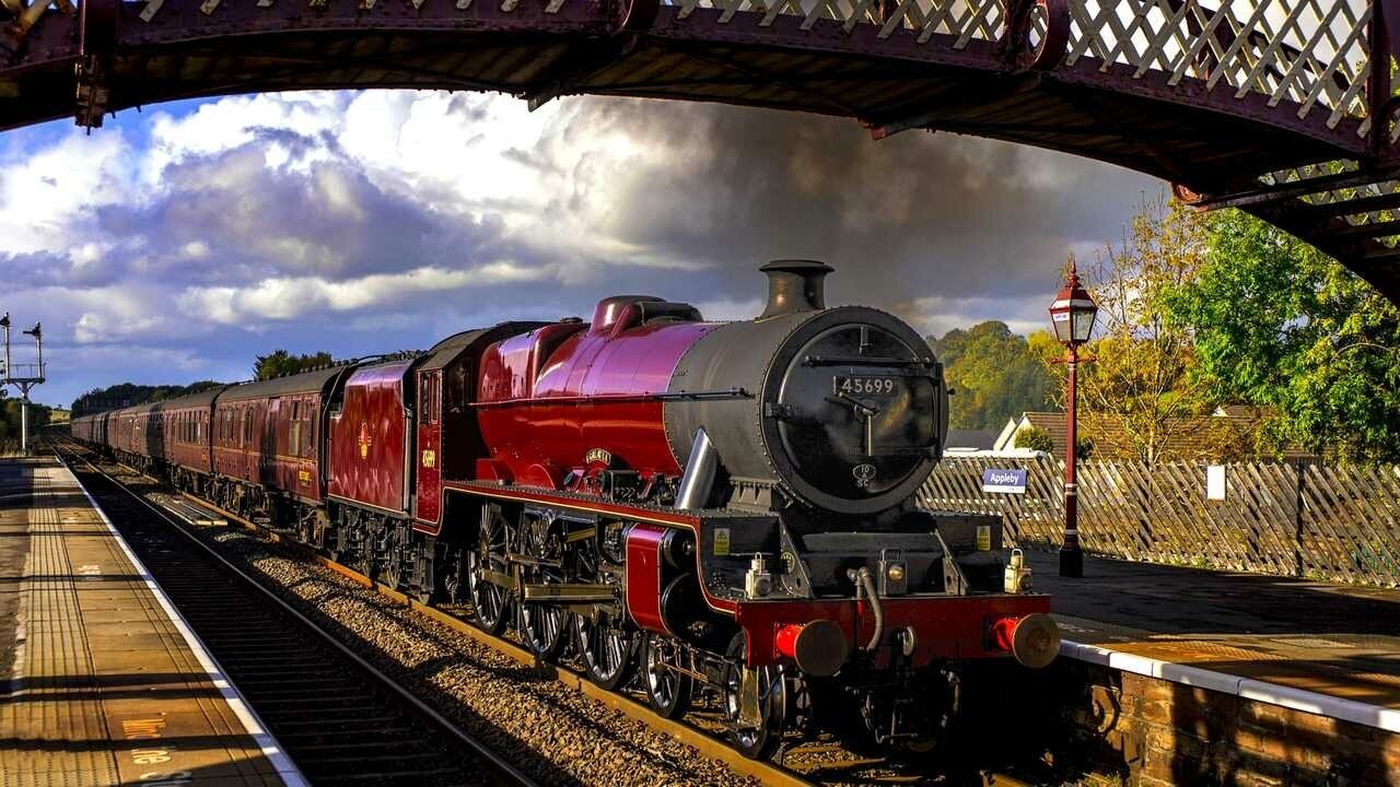 Картина на холсте 110x60 LinxOne "Поезд дым железная дорога" интерьерная для дома / на стену / на кухню / с подрамником