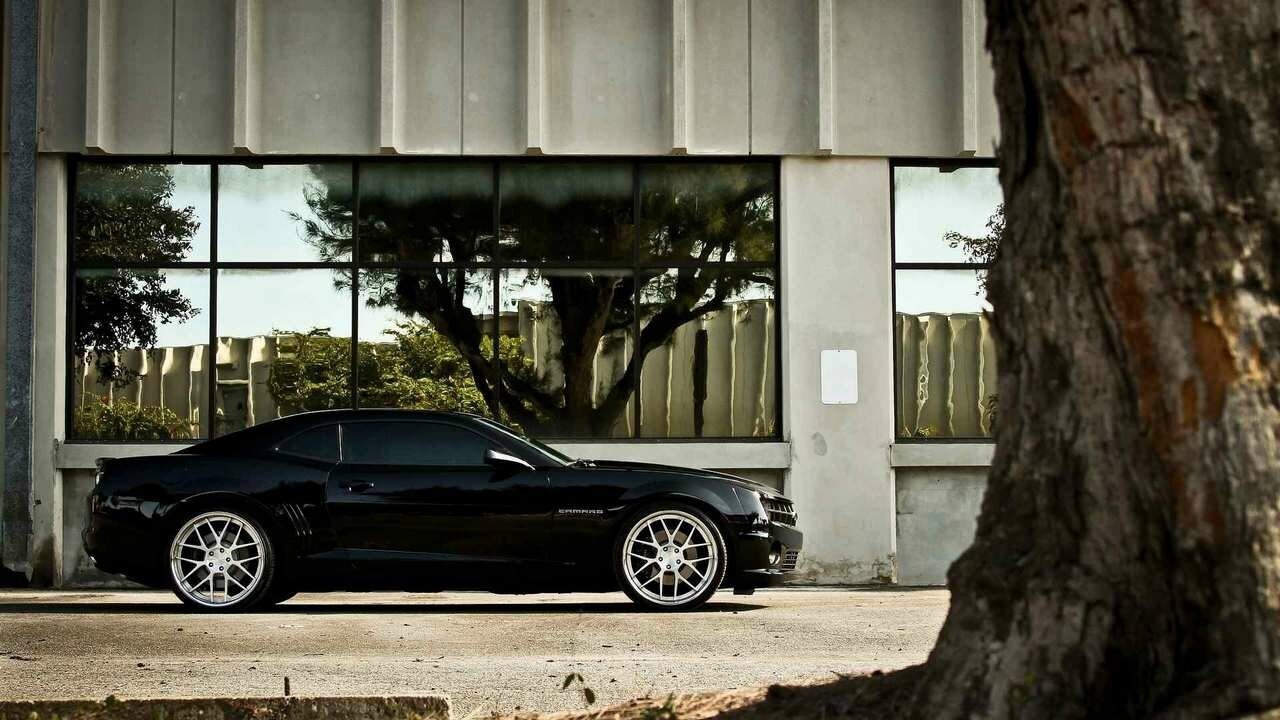 Картина на холсте 110x60 LinxOne "Авто, машины, мото, транспорт" интерьерная для дома / на стену / на кухню / с подрамником