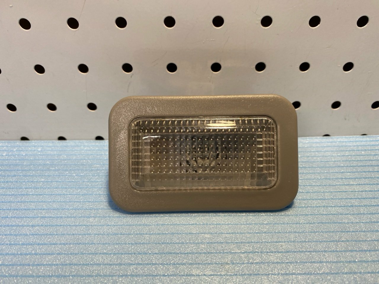 Фонарь габарита открытия двери освещения подножки МЕРСЕДЕС АКТРОС МП2 МП3 (MERCEDES)