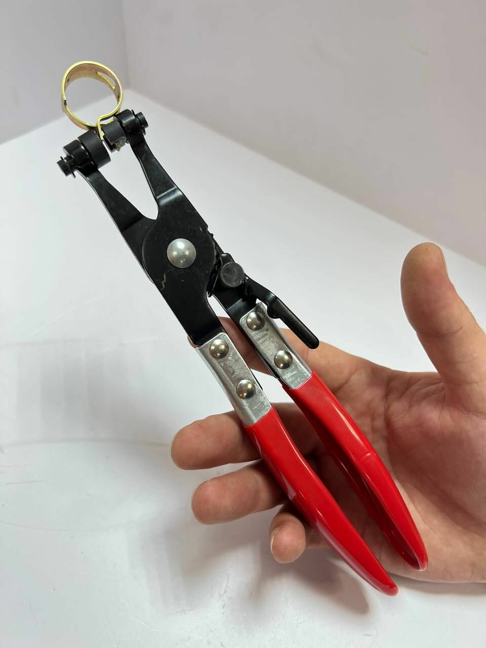 Клещи автомобильные