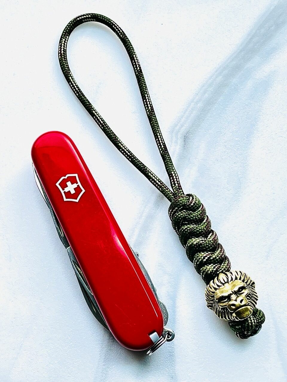 Темляк для ножа из паракорда с латунной бусиной "Горилла Кин Конг"