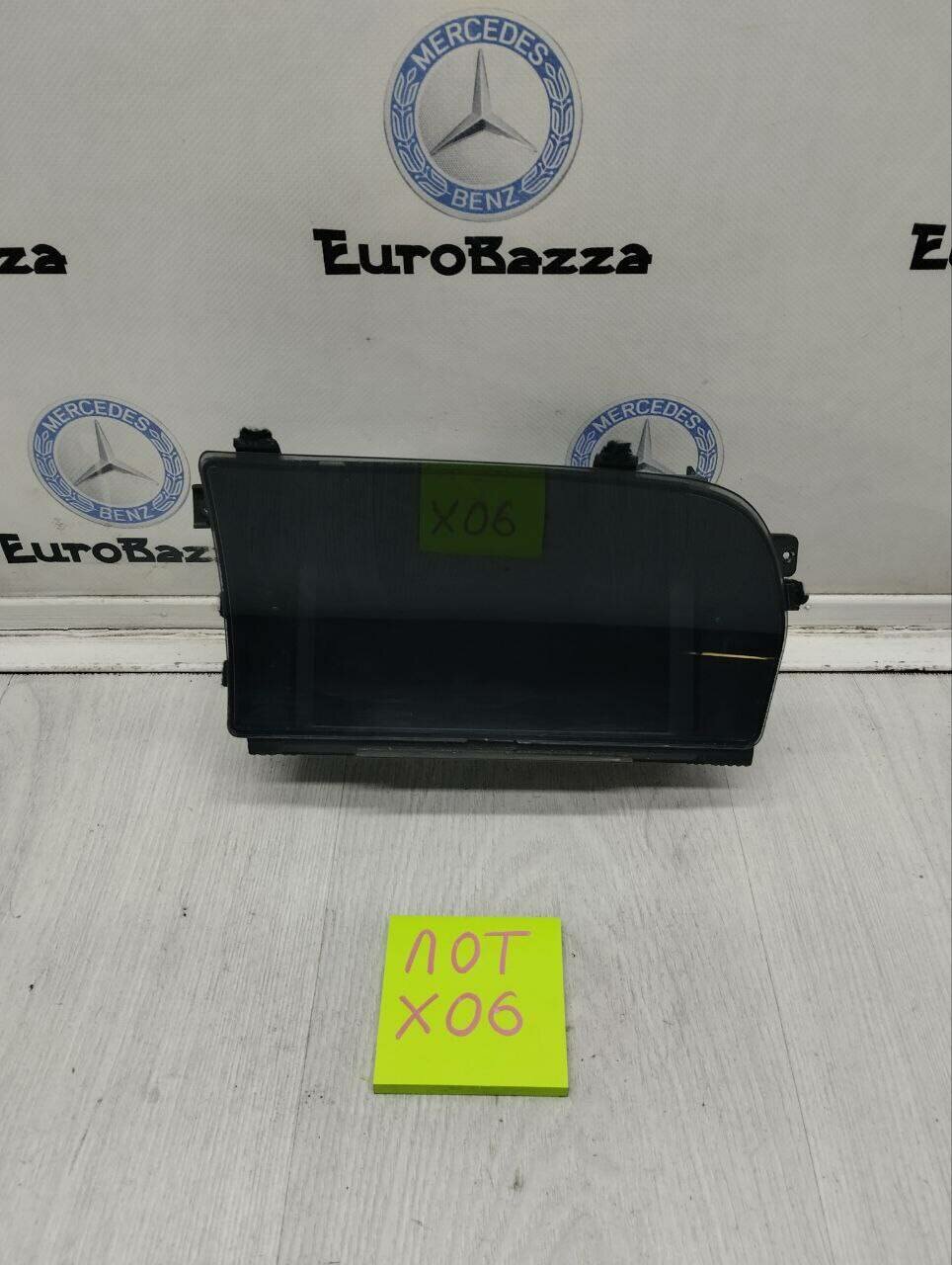 Монитор Mercedes W221 A2218704589