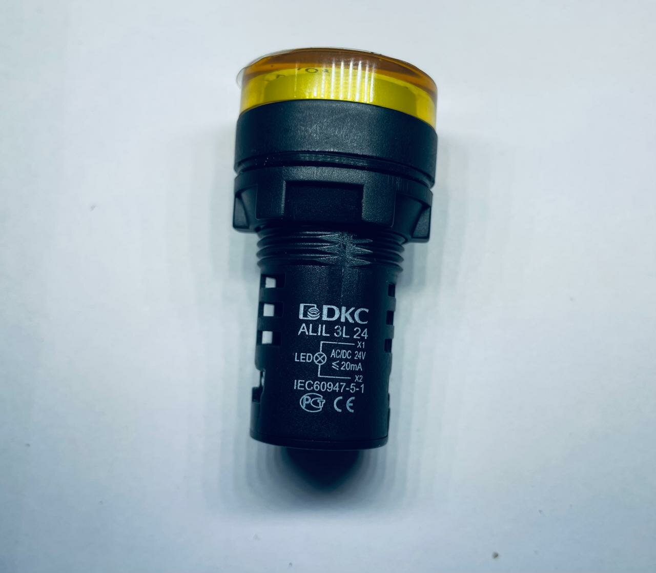 Сигнальный индикатор со встроенным диодом DKC 24В, желтый ALIL3L24 93768