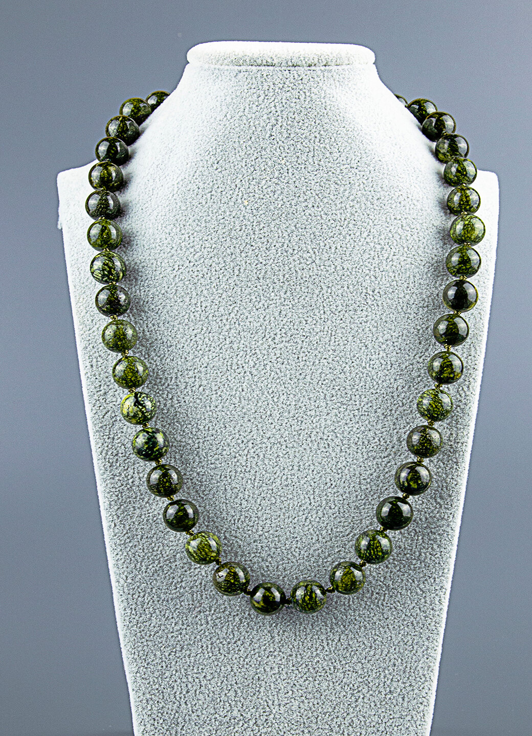 Бусы, змеевик