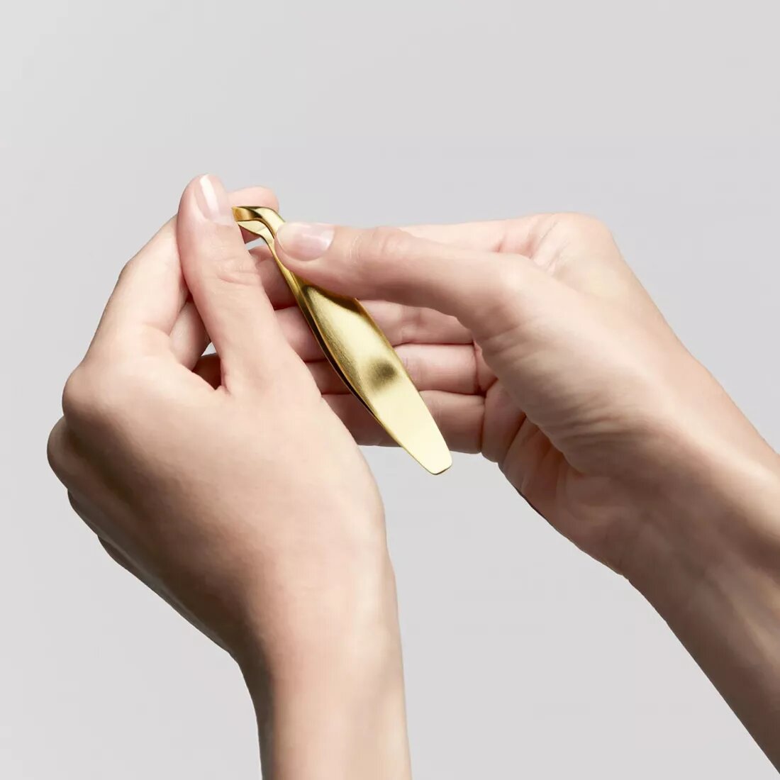 Пинцет ZWILLING Beauty Premium, для кутикулы, длина 10 см, золотой