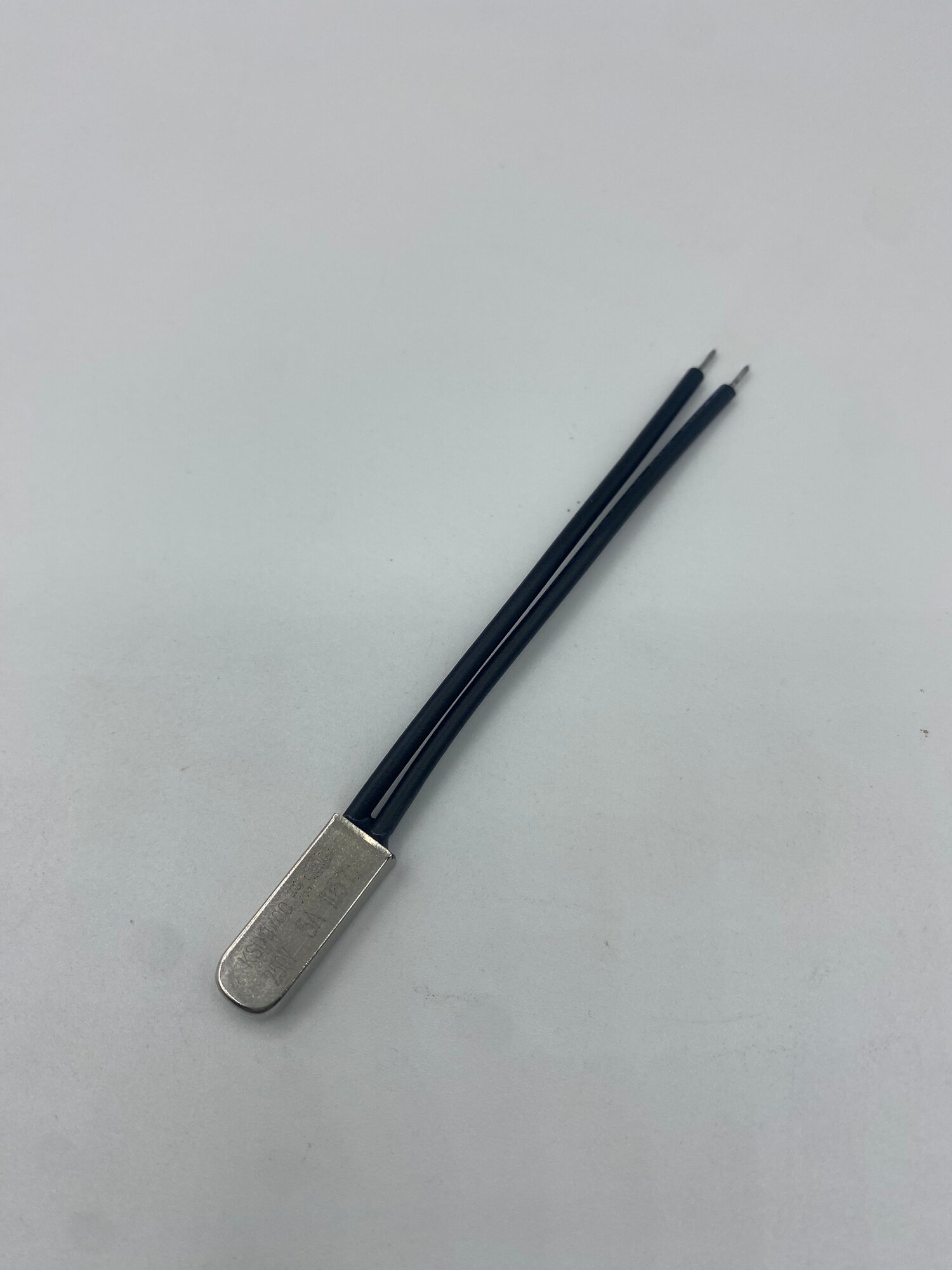 Тепловая защита для двигателя, 105°C, нормально открытая, 1 шт