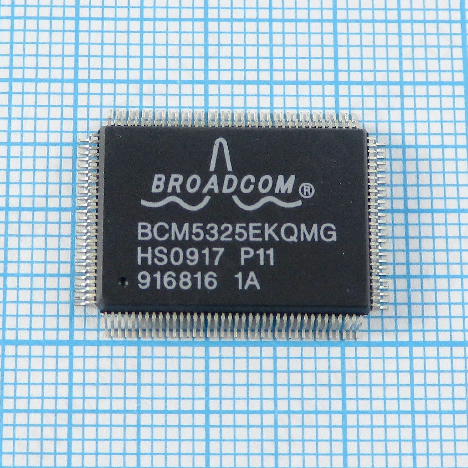 BCM5325EKQMG BCM5325 - Неуправляемый сетевой коммутатор 5 x 100Mbit