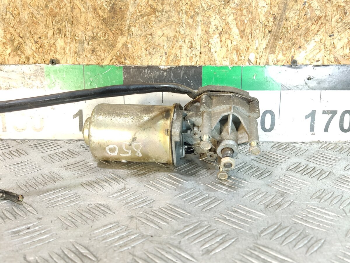 Моторчик стеклоочистителя передний VAZ NIVA 212305205015010