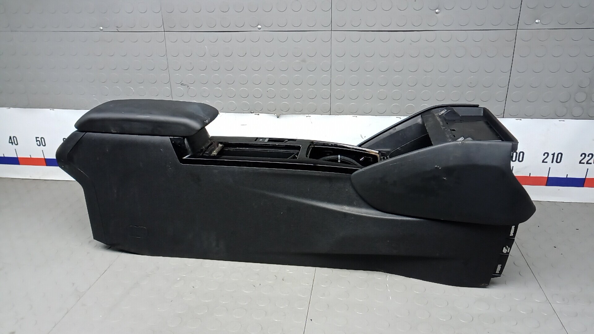 Подлокотник центральный CITROEN C4 3