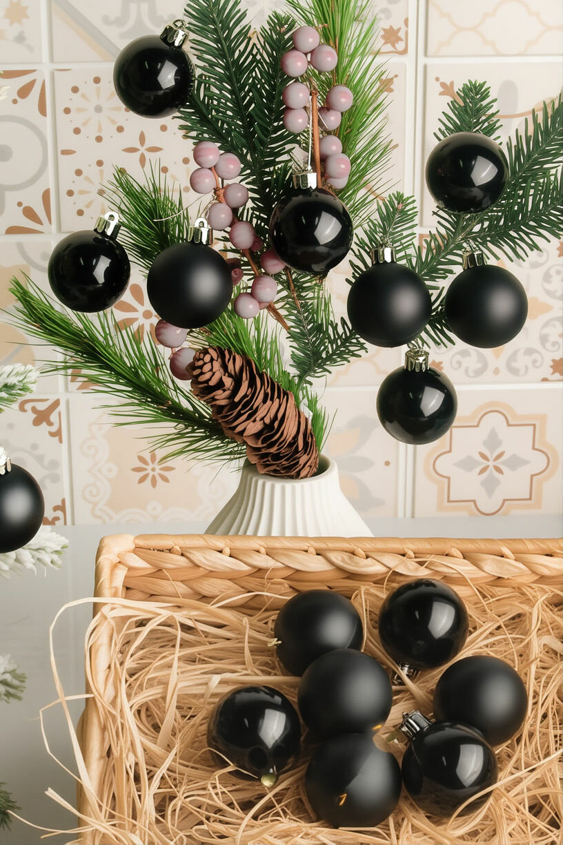 Набор пластиковых шаров делюкс мини (матовые и глянцевые), цвет: чёрный, 4 см, упаковка 16 шт, Winter Deco 021716