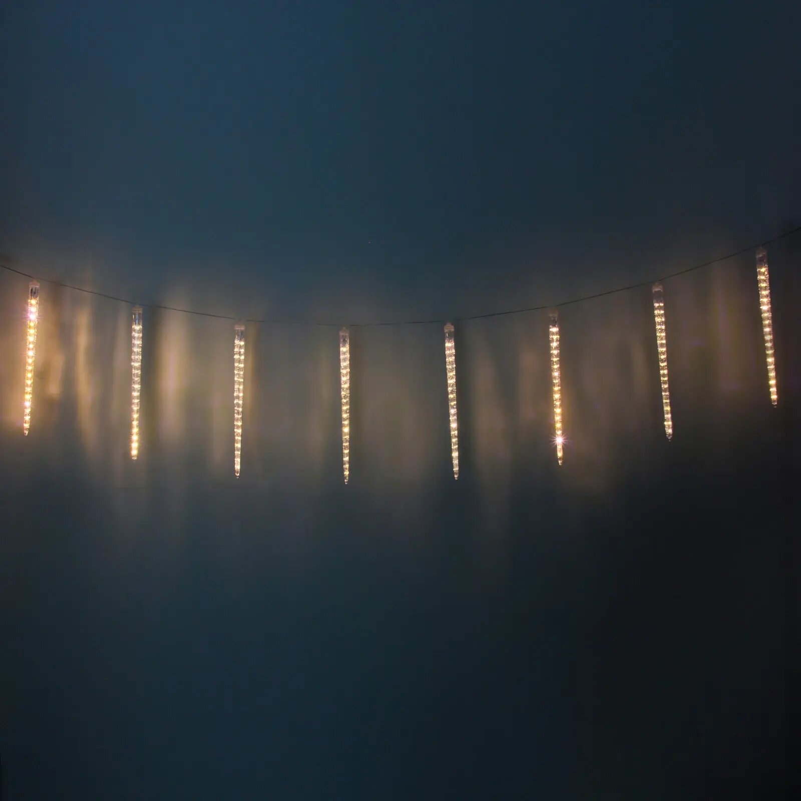 Гирлянда для улицы «Сосулька» 3,0 м*42 см 288 ламп LED, IP-54, Теплый белый (8 трубок)