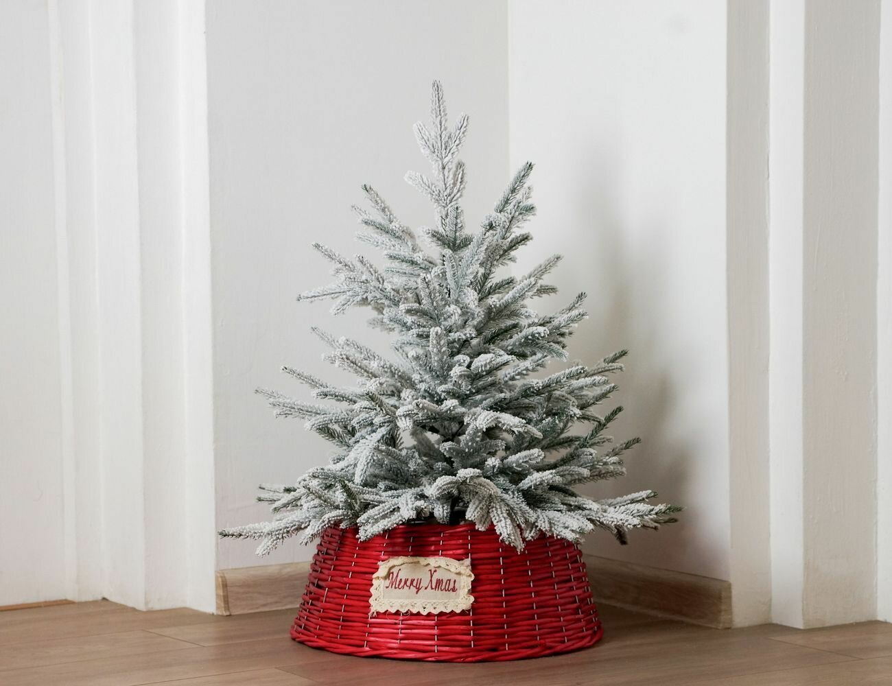 Плетеная корзина для декорирования основания ёлки вимини, красная, 44х18 см, Due Esse Christmas XNA15000421