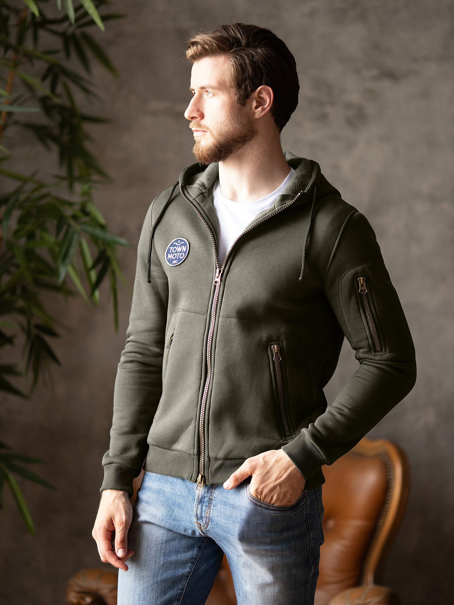 Толстовка спортивная