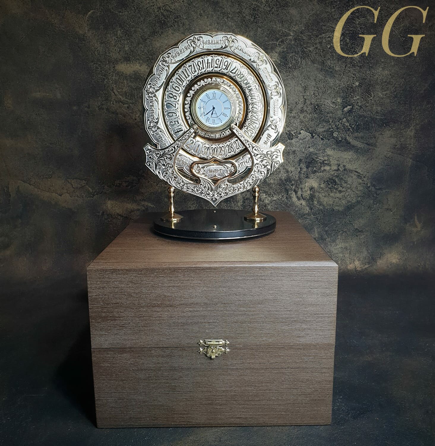 Сувенир "Часы Вечный Календарь" г. Златоуст